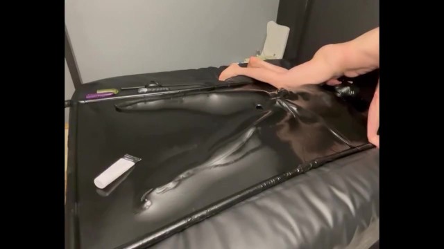 Mouthfucked In Latex Vacuum Bed